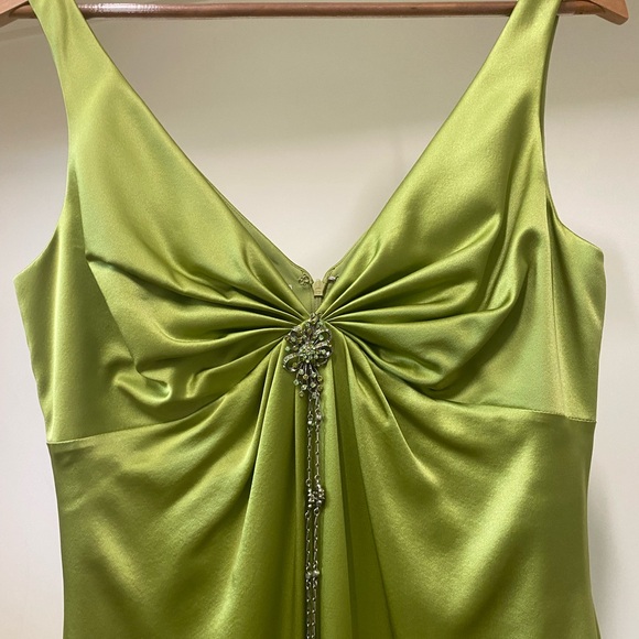 Kay Unger | Dresses | Kay Unger Green Satin Evening Dress Size 6 | Poshmark